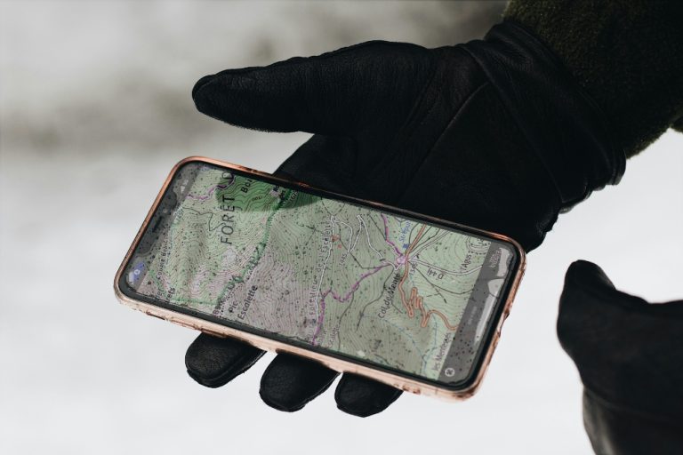 What Is the Difference Between Absolute and Relative Location?